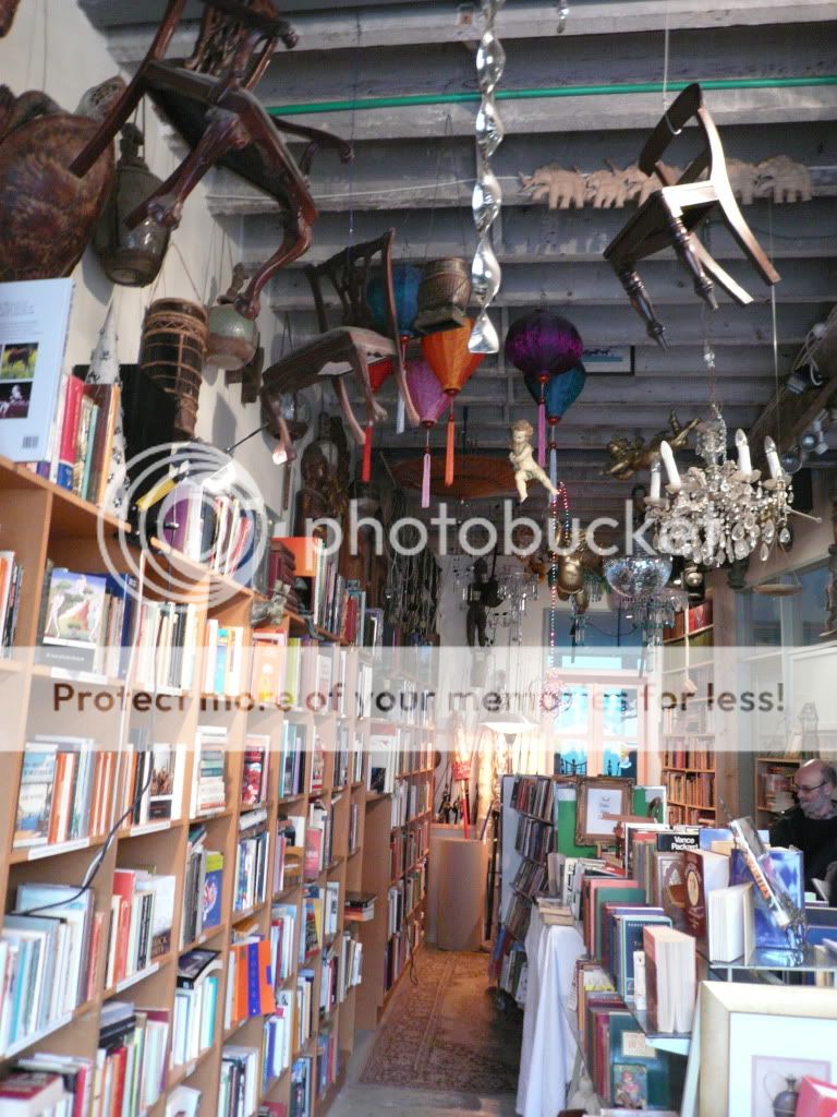 Cute bookshop | ilbonito blog 2007